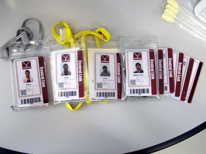 Staff Card Printing-員工證卡有甚麼printing加工選擇_Staff card Sample參考-員工證印刷服務-元富證 ...